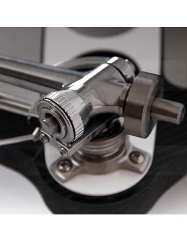 Rega Naia turntable including Aphelion-2 cartridge carbon